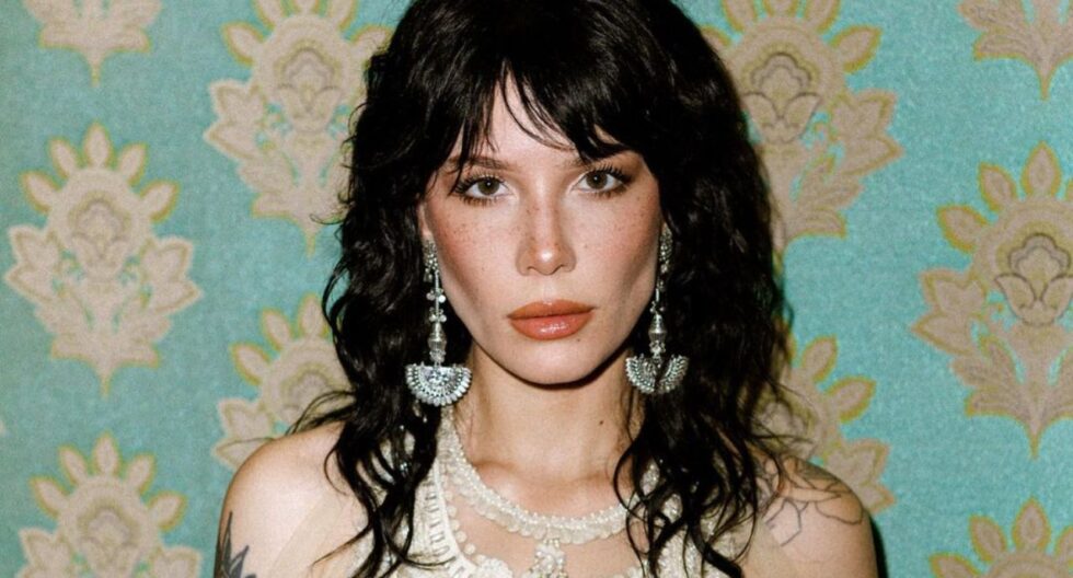 Halsey revela su lucha contra el lupus y la leucemia en su nueva ...
