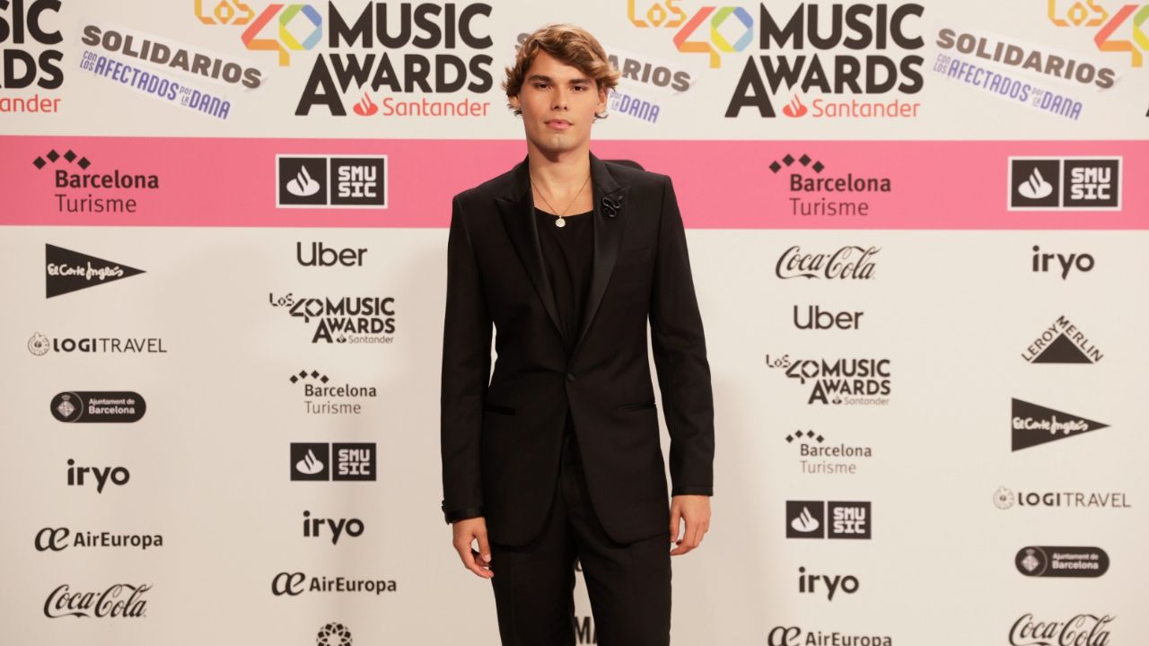 Pascal: Artista peruano sorprende en Los 40 Music Awards en España